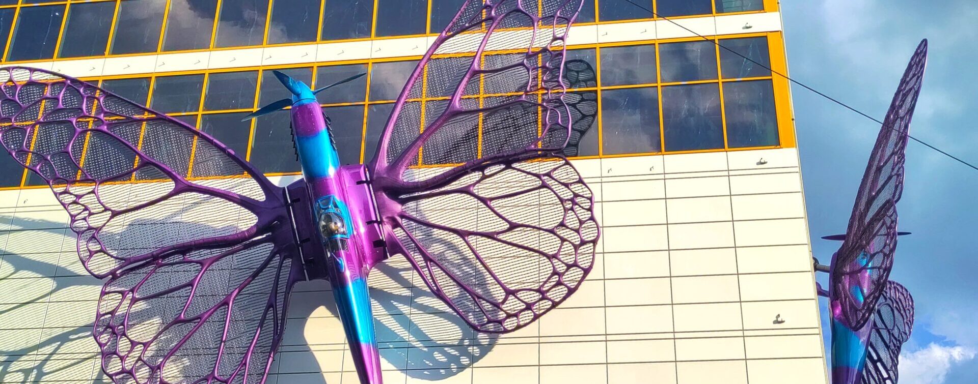 9 statues de David Cerny à ne pas manquer - Un Tour à Prague